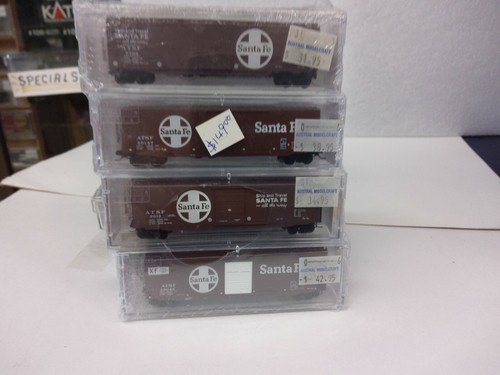N SCALE MICRO TRAIN 50 FT BOX CARS 4 SANTA FE | eBay Australia