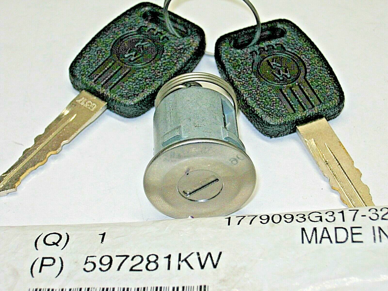 Kenworth SET of Cab Door Cylinder and 2 Logo Keys | 597281KW | OE