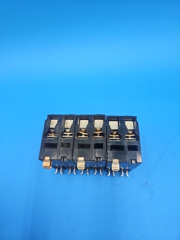 LOT OF 3 Square D QO230 30 Amp 2 Pole 120/240V Type QO Plug-In Circuit ...