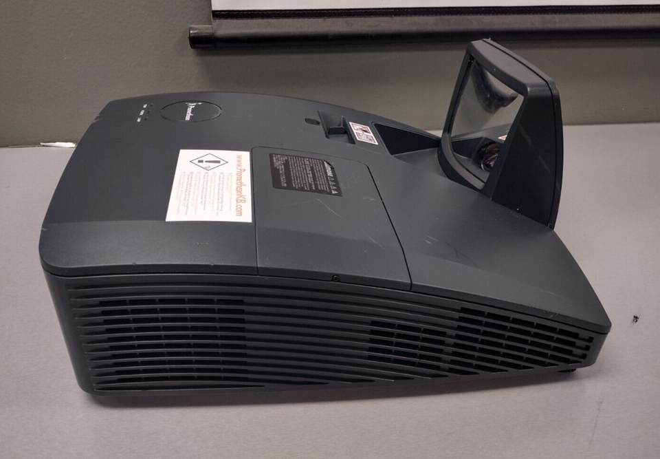 Promethean Ultra Short Throw 3D Projector UST-P1 with 1006 Lamp Hours ...