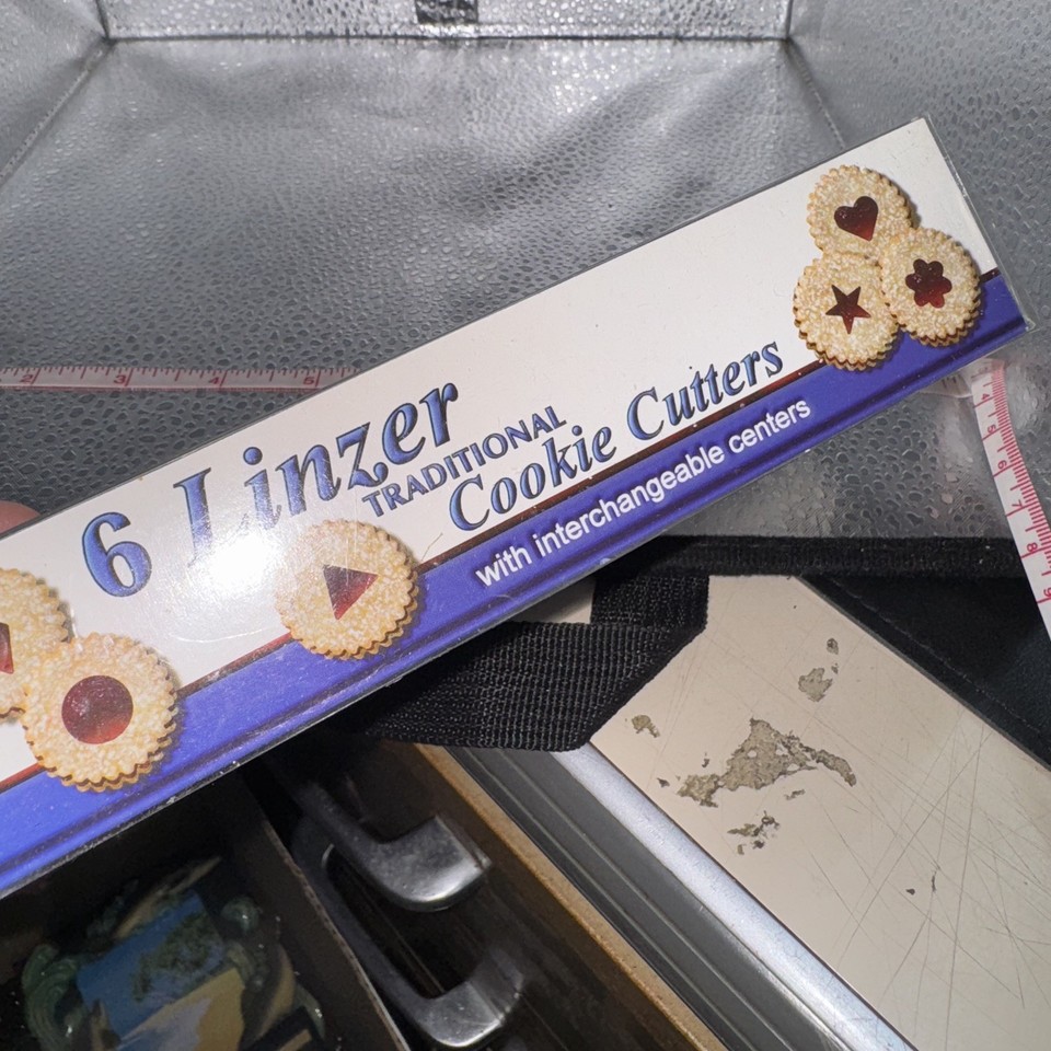 Set of 6 Christmas Linzer Cookie Cutters w/ Interchangeable Centers In ...