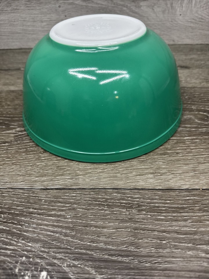 Vintage PYREX 403 Primary Green 2.5 Qt. Mixing Nesting Bowl Made in USA ...