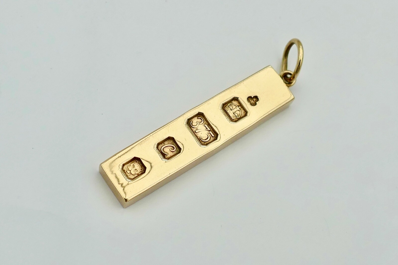 RARE QUEEN ELIZABETH II HM 9ct GOLD BAR INGOT PENDANT… - Gem