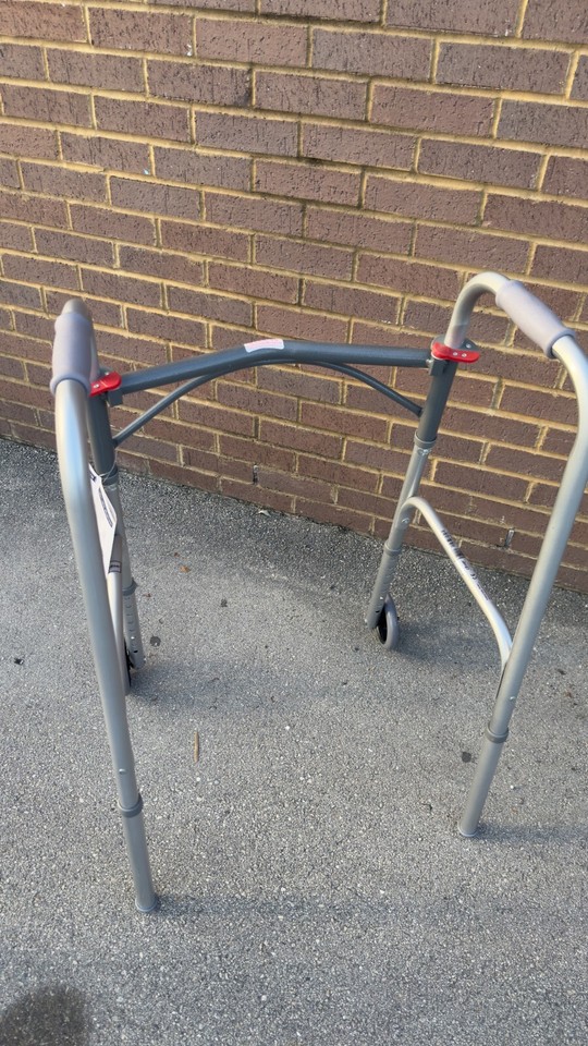 Drive Medical PreserveTech Deluxe Two Button Folding Walker with 5 ...
