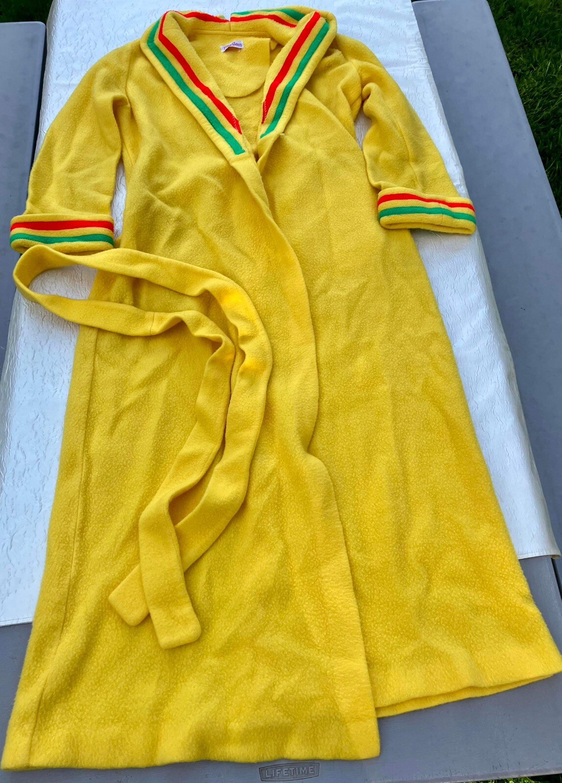 Vintage 70s/80s Banana Yellow Evelyn Pearson Bathrobe… - Gem