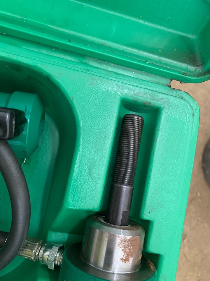 Greenlee 7646 Hydraulic Knockout Punch Driver w/Punches & Dies #2 | eBay