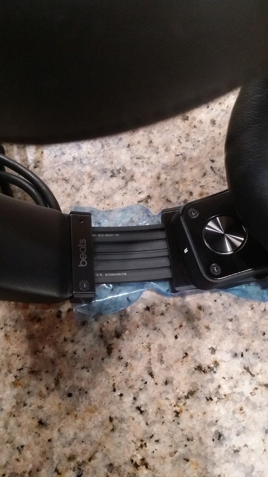 Apple Beats by Dr. Dre Pro Beats Over the Ear Headphones -Black Color ...