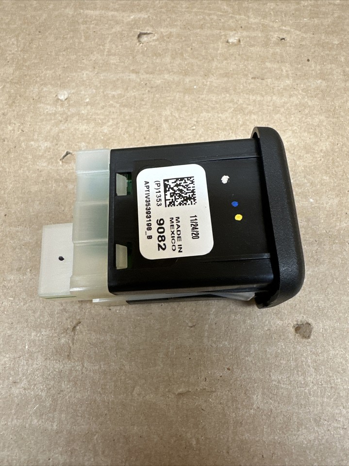 2018-2023 CHEVY Chevrolet Traverse Rear Console Auxiliary Jack Charger ...