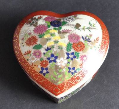 Vintage Heart Shaped Covered Satsuma Japan Trinket Box Flowers Gold ...