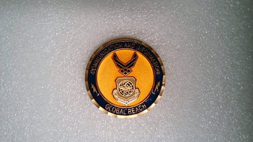 CHALLENGE COIN AIR MOBILITY COMMAND COMMUNICATION AND INFORMATION ...