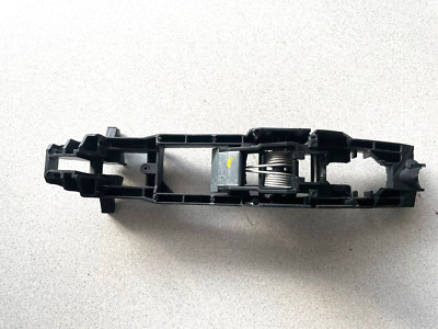 04-2010 MERCEDES-BENZ CLS500 C219 ~ RIGHT REAR DOOR HANDLE BRACKET ...