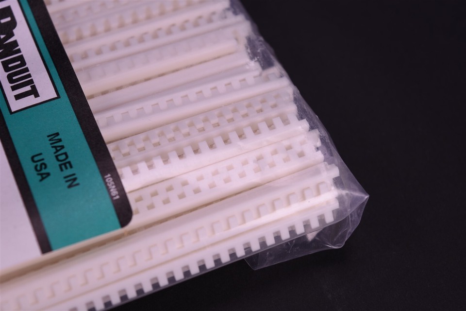 98 Panduit Military Standard Grommet Edging Strip GE52-C69 .052" Flame ...