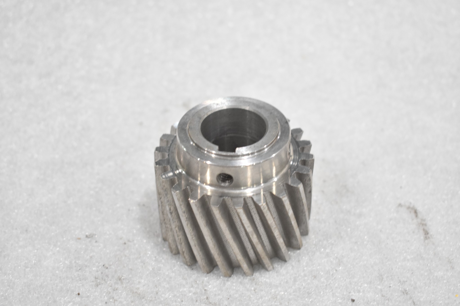 B&P 11030 SLINGER MOTOR HELICAL PINION LH 1" BORE, 2.5" OUTSIDE ...