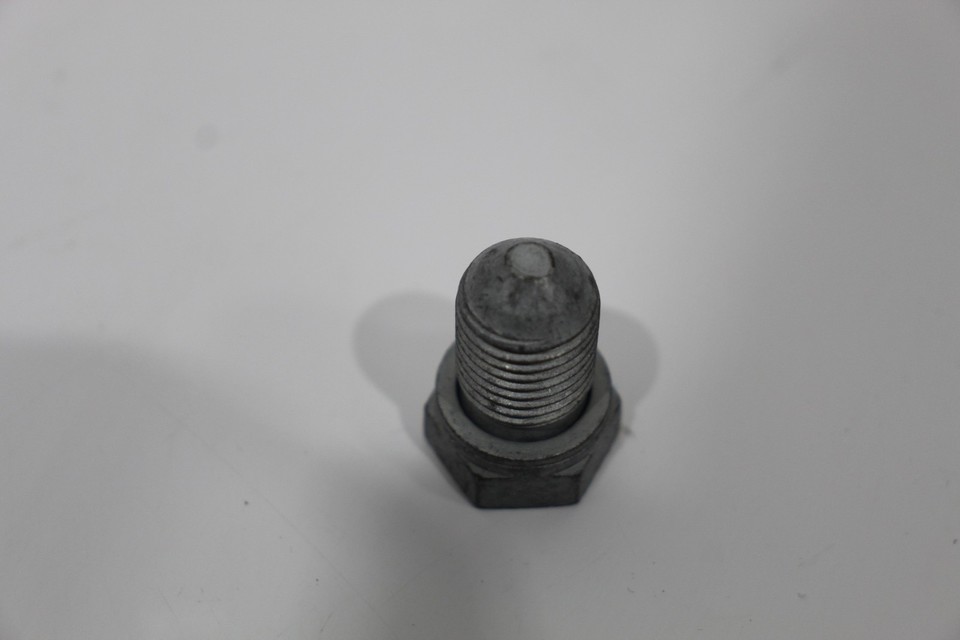 VW Beetle 9C Oil Sump Drain Plug with Sealing Washer New Genuine ...