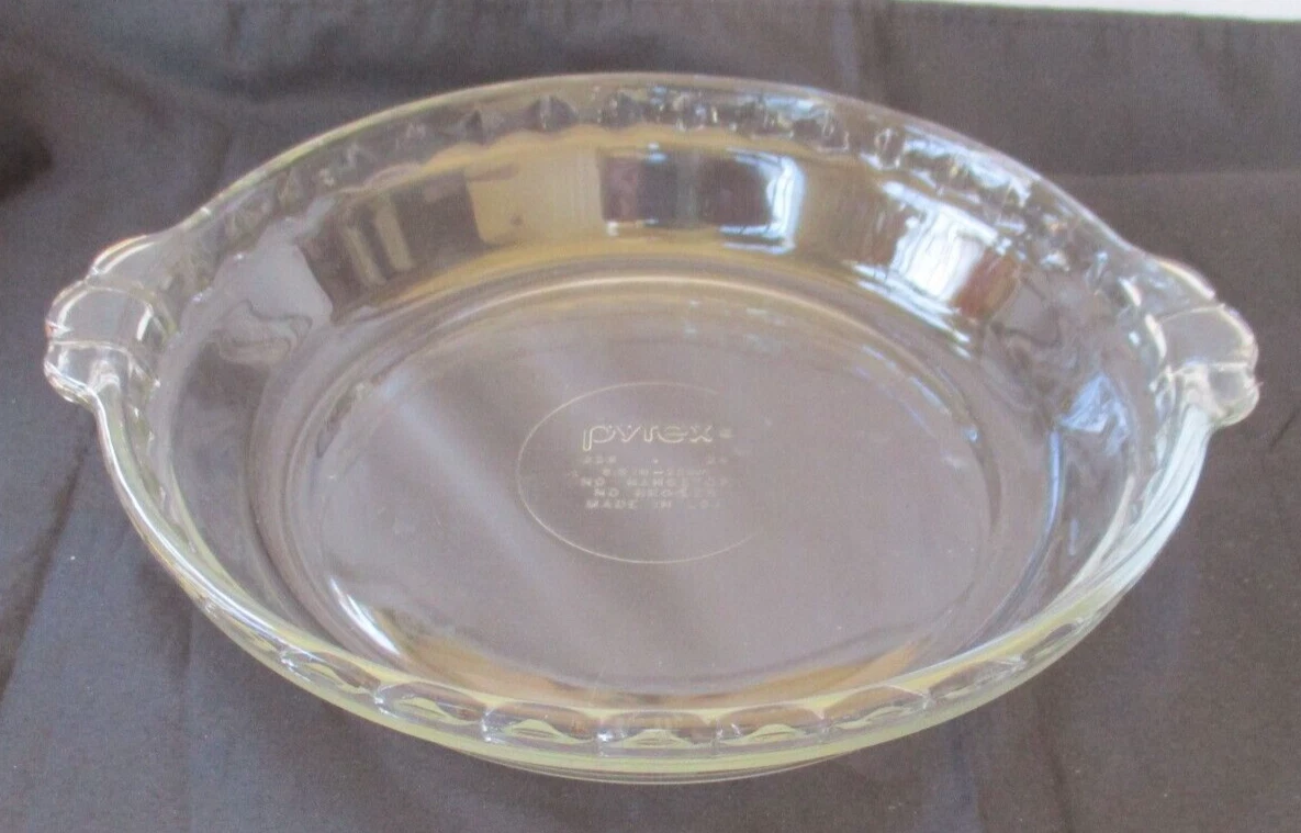 Vintage Pyrex Pie Dish