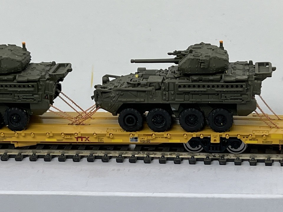 Walthers 920-104607 89’ TTX TPDX flat car w/3 army or Marine Stryker ...