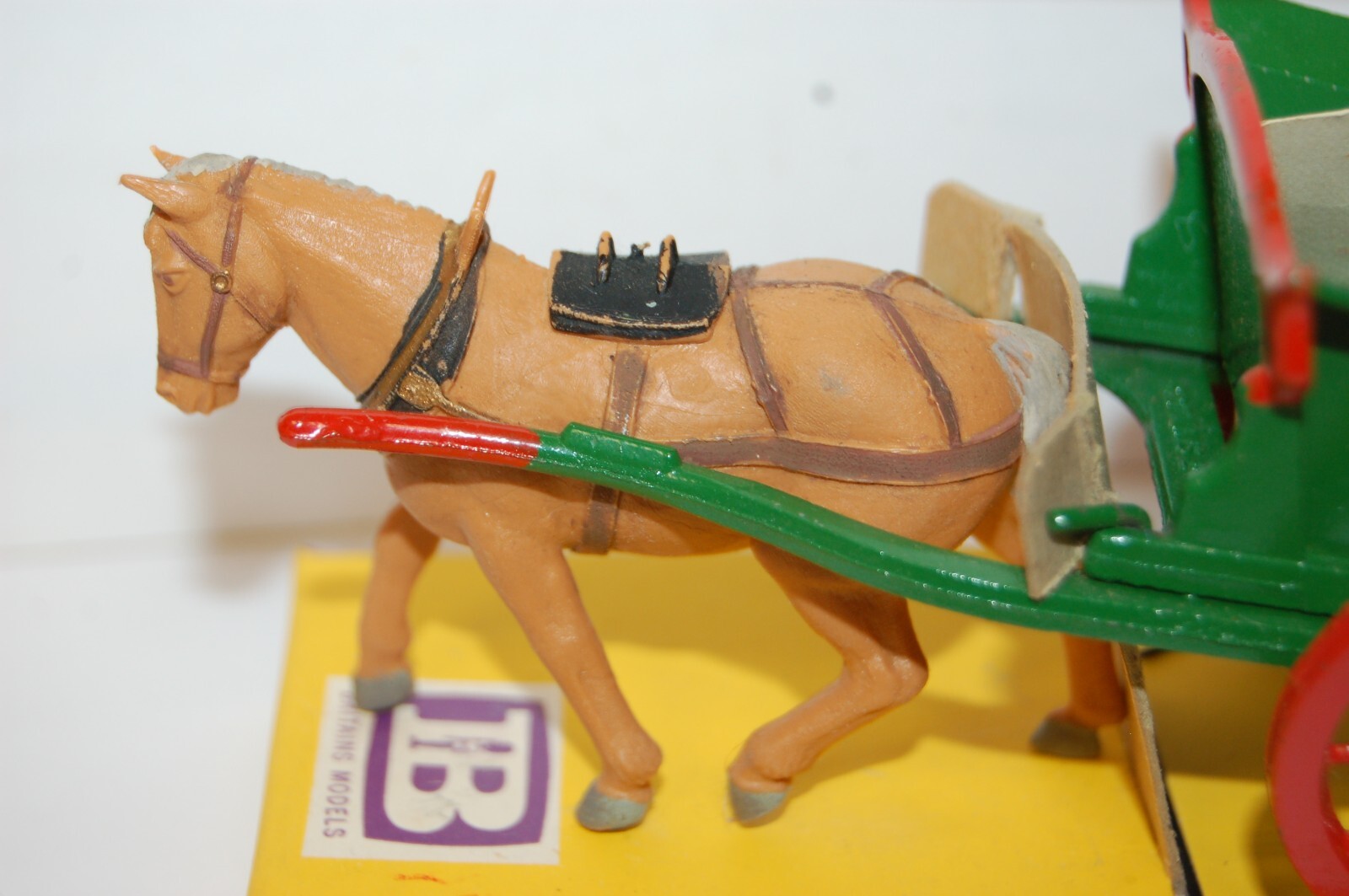 VINTAGE BRITAINS HERALD FARM TUMBREL CART WITH RARE TAN HORSE NO. 9505 ...