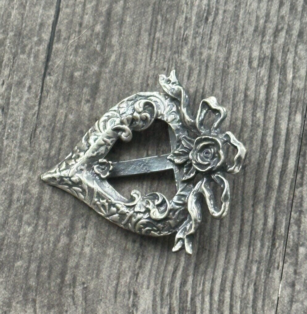 Heart w/ roses and ribbons Shaped Silver/pewter toned Picture Frame ...