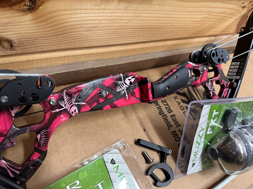NEW Oneida Eagle Osprey Muzzy Reel PACKAGE Bowfishing Bow Pink SHORT | eBay