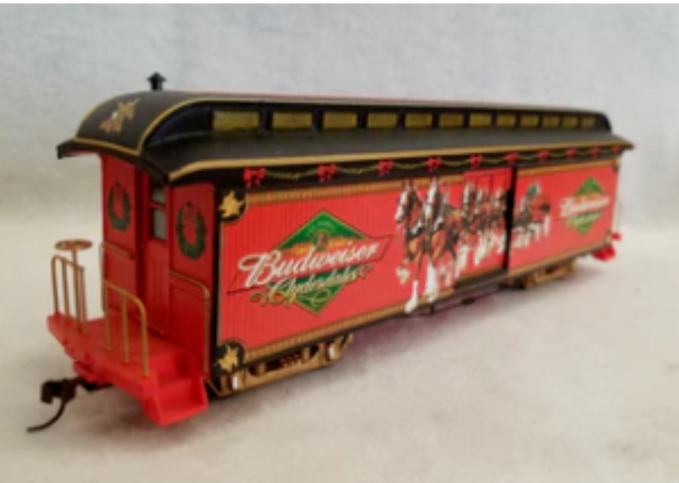 "Budweiser Holiday Express" Illuminated Electric Train w/Engine/Tinder ...