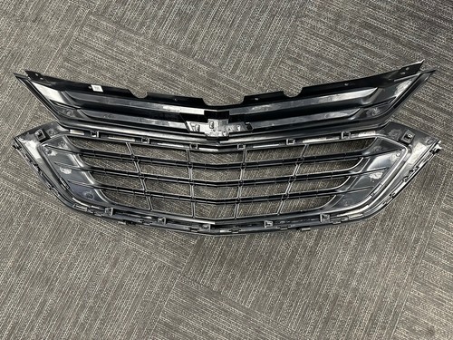 New OEM 2018-2021 Chevrolet Equinox chrome grille with bowtie 84150736 ...