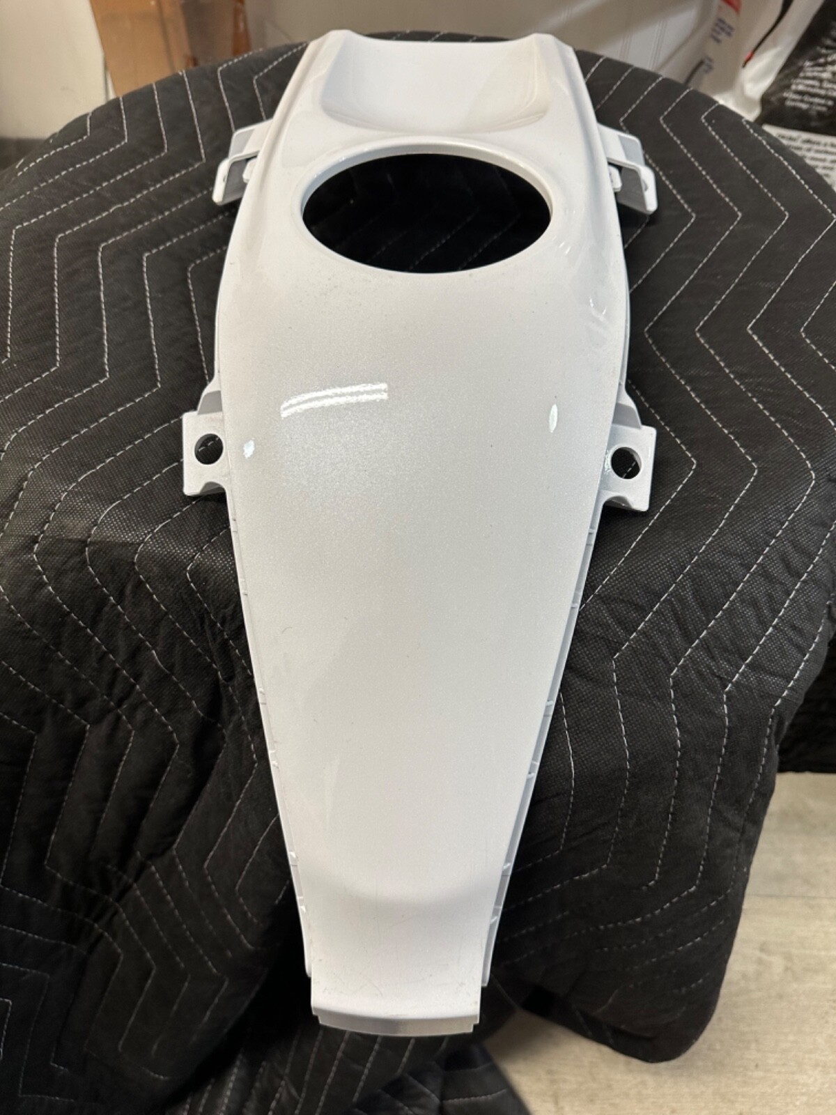 2023 Yamaha YZF R7 Tank middle cover OEM Pearl White | eBay