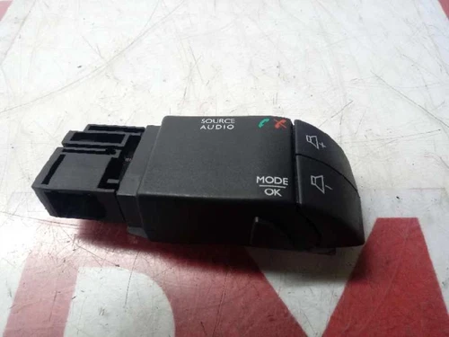 255522448R Commande Volant pour DACIA SANDERO II Laureate 2019 6001467 ...