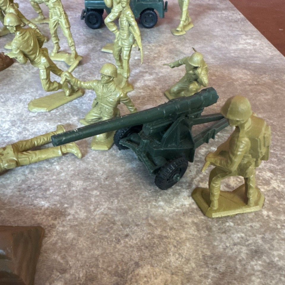 Vintage Marx Battleground Play Set GI Soldiers-14 poses-Khaki! | eBay