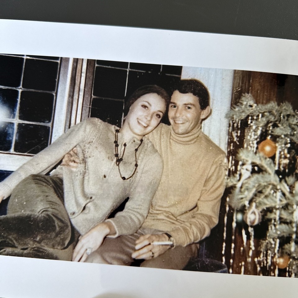 Actress Sharon Tate & Jay Sebring Christmas Hanging Out 8X10 Photo ...
