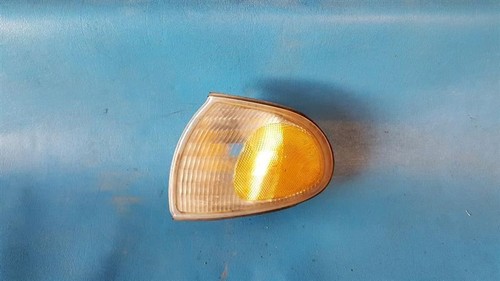 95 96 97 WINDSTAR LEFT PARK LIGHT PARKLAMP/TURN SIGNAL FENDER MOUNTED ...