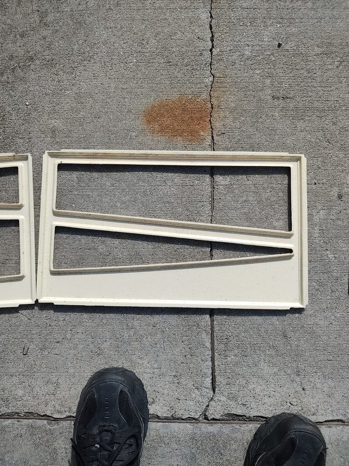 Used Clopay Garage Door Old Style White Sunray Style Window Insert ...
