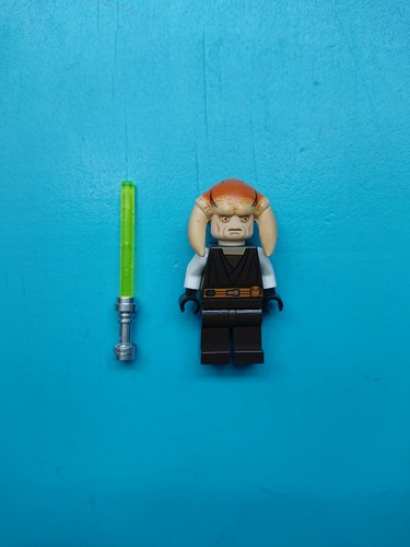 Lego Star Wars Minifigure Jedi Saesee Tiin w/ Lightsaber 9498 7931 ...