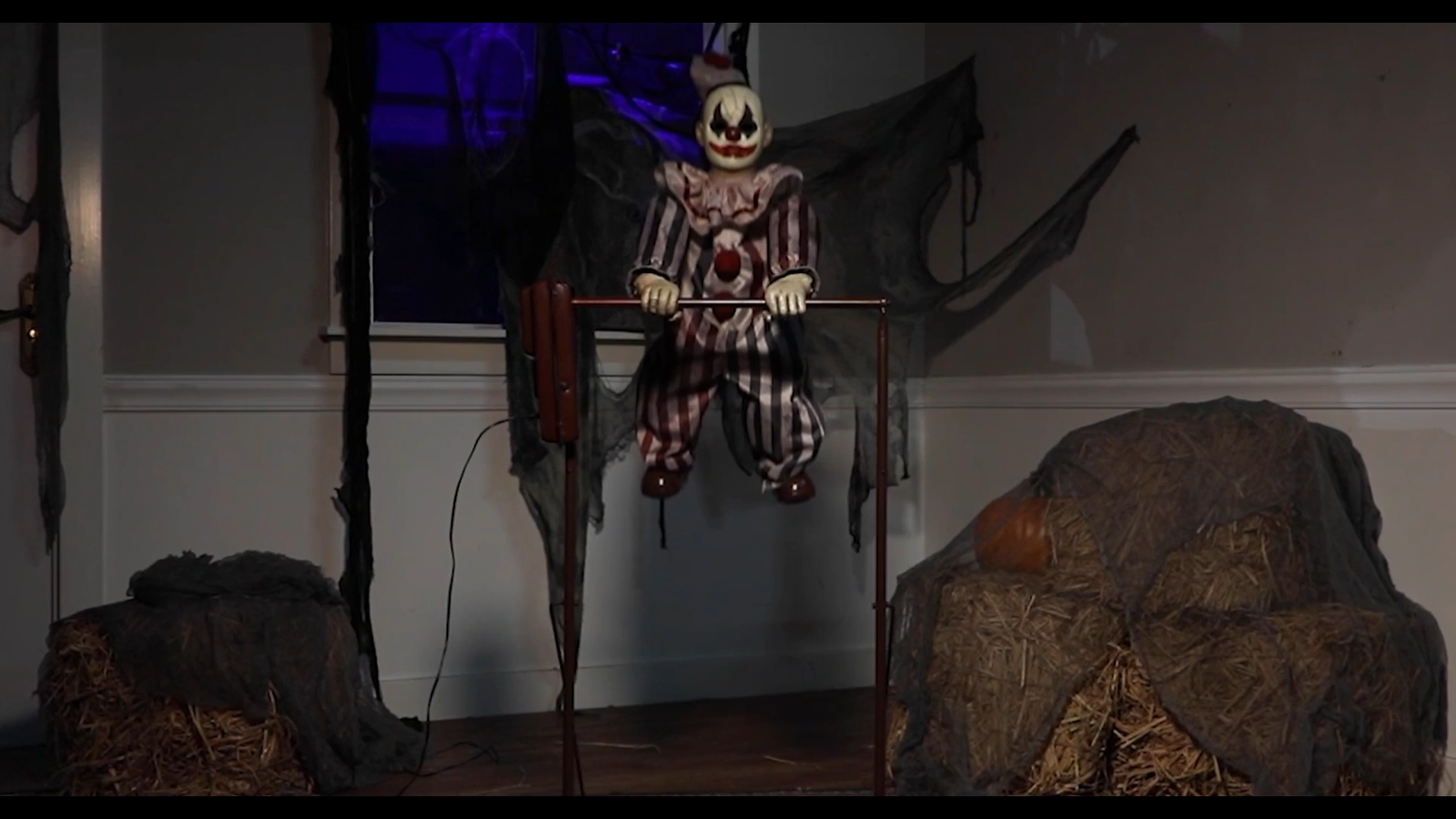 3 FT ANIMATED TUMBLING CLOWN WITH CARNIVAL MUSIC HALLOWEEN PROP ...