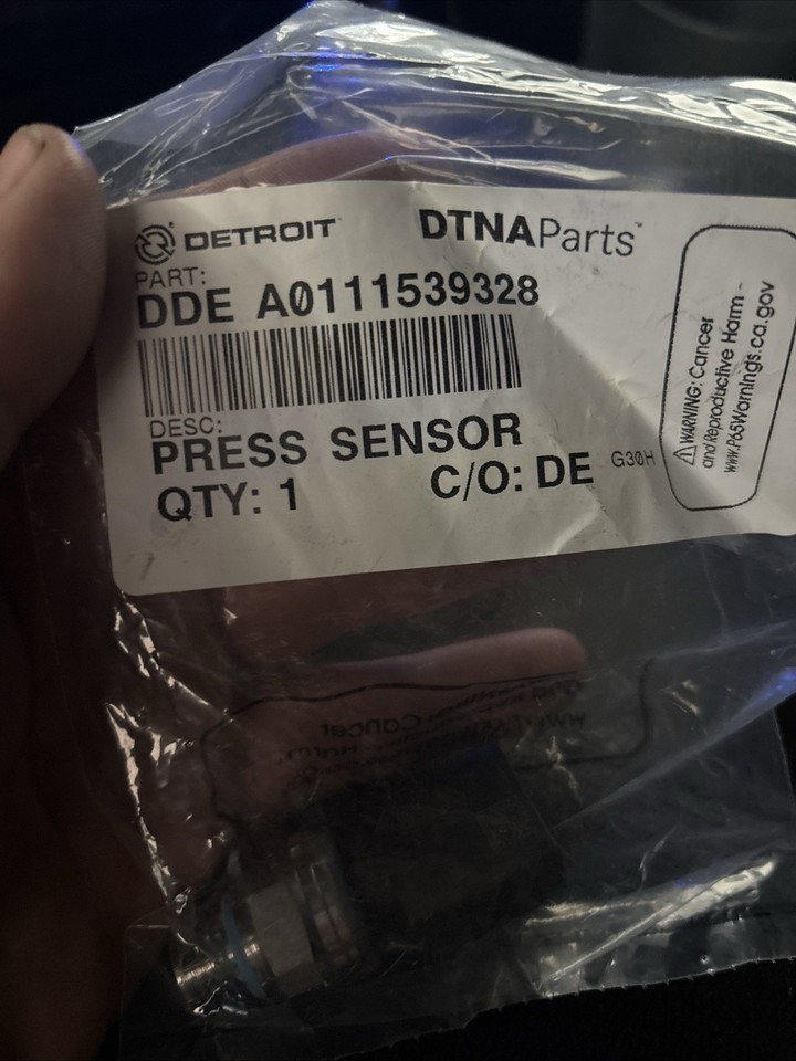 Detroit Diesel DDE A0111539328 Fuel Pressure Sensor Fast Shipping! | eBay
