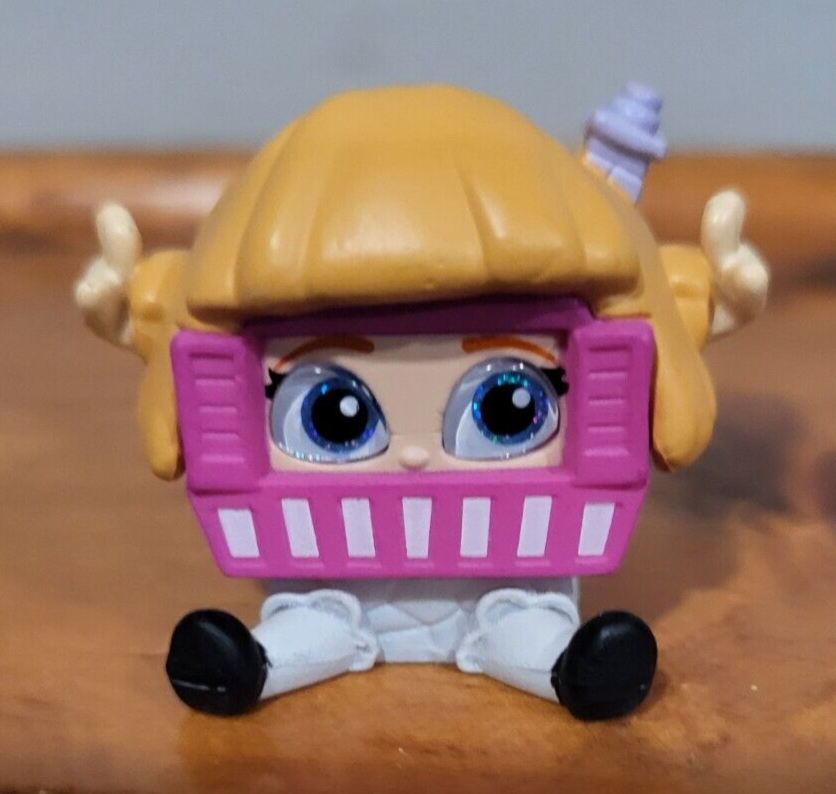 Alice - Series 12 Pixel Perfect - Disney Doorables - Alice in ...