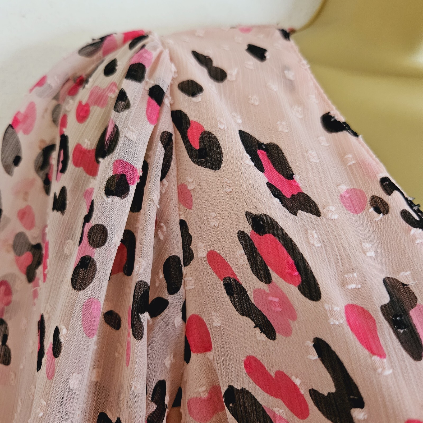 NEW ANN HARVEY Plus Size 20-24 Pink Animal Print Bell Sleeve Chiffon ...