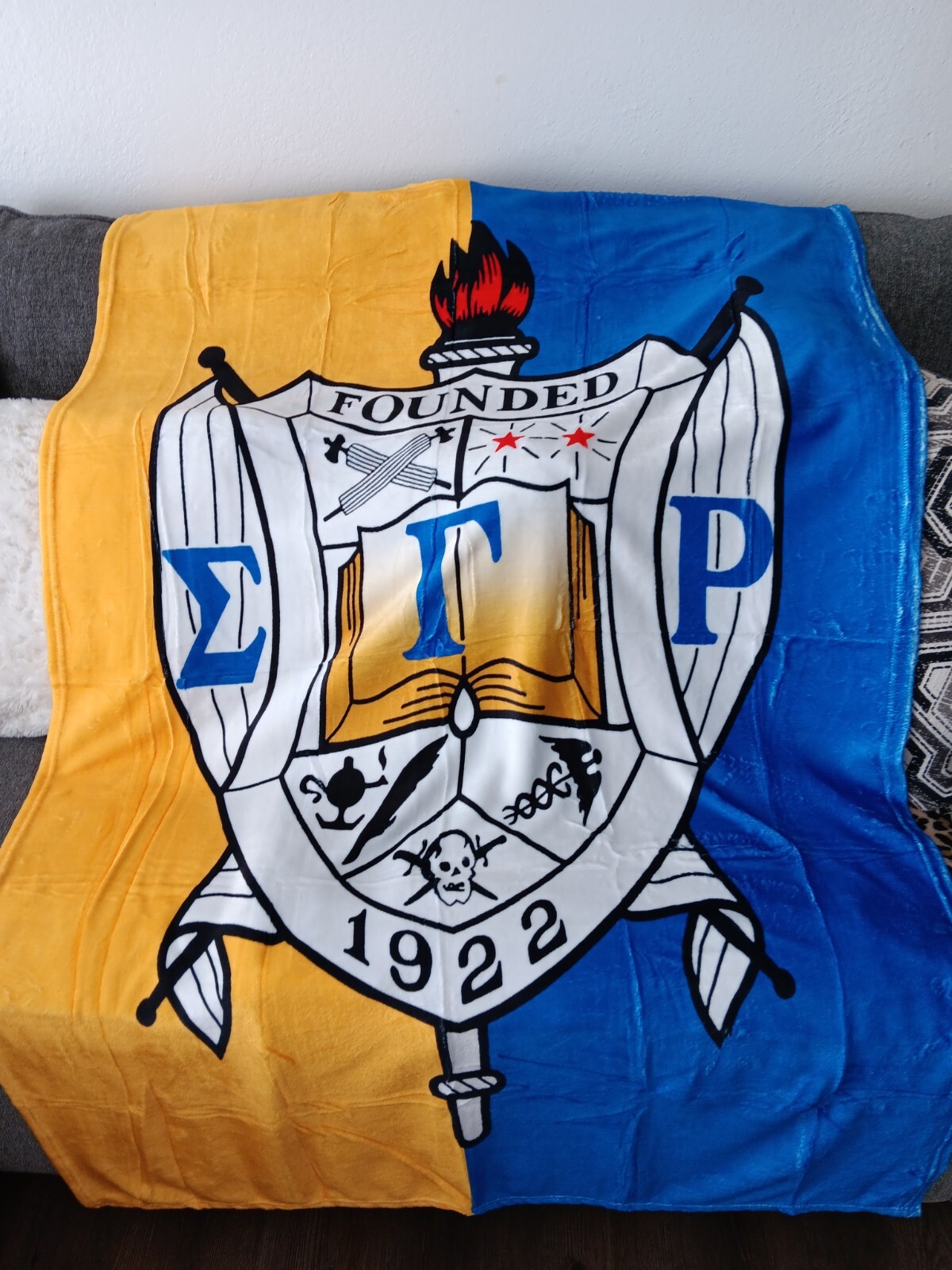 Sigma Gamma Rho Shield Blanket XLARGE | eBay