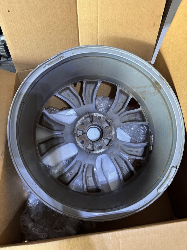 Chrysler Pacifica 2017-2019 20" OEM Wheel Rim - Cracked Inner Lip | eBay