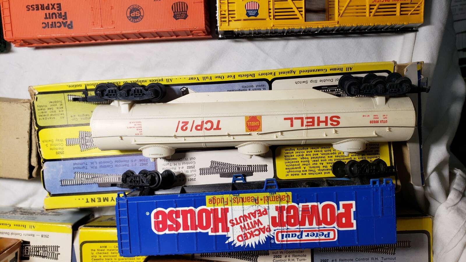 ***HUGE LOT*** HO SCALE TRAINS/ACCESSORIES,transformers,ahm,tyco ...