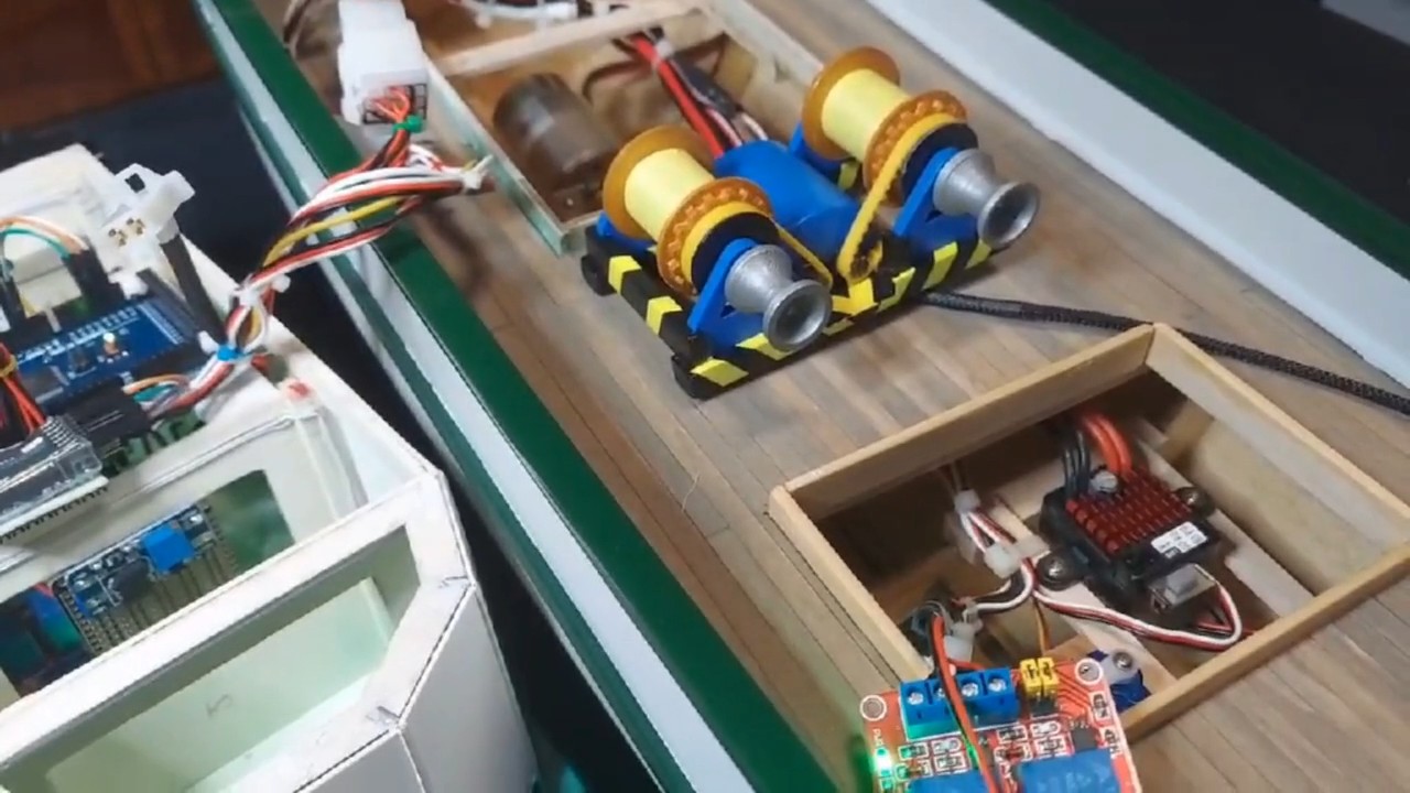 Functional 1/24 Scale WInch Assembly for Shrimp Boat Model 3D printed ...
