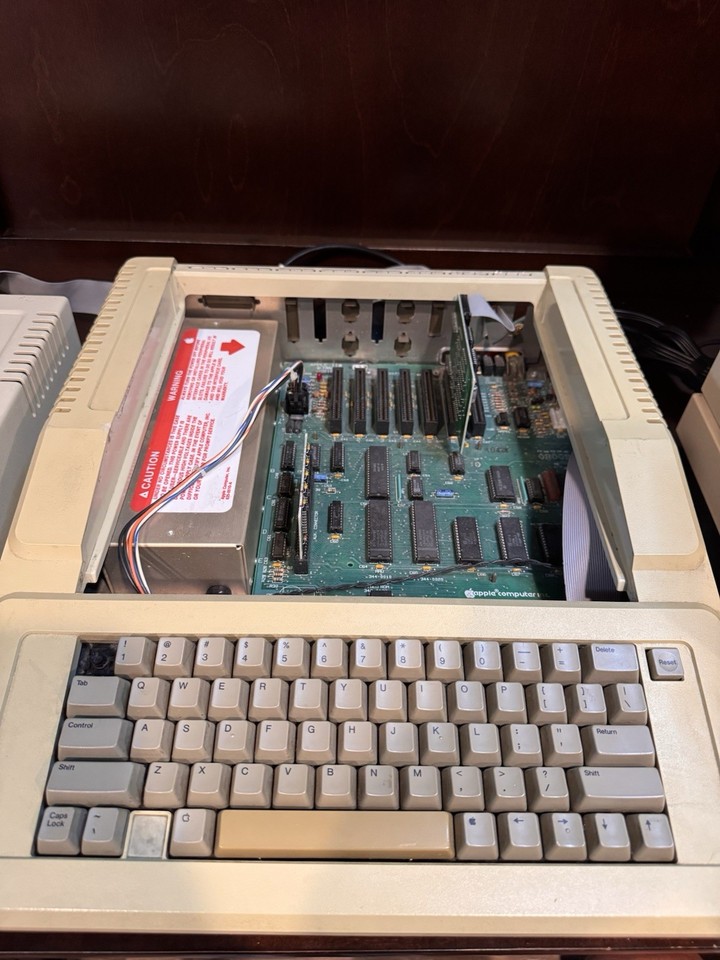 Apple IIe Computer Tested Working | eBay