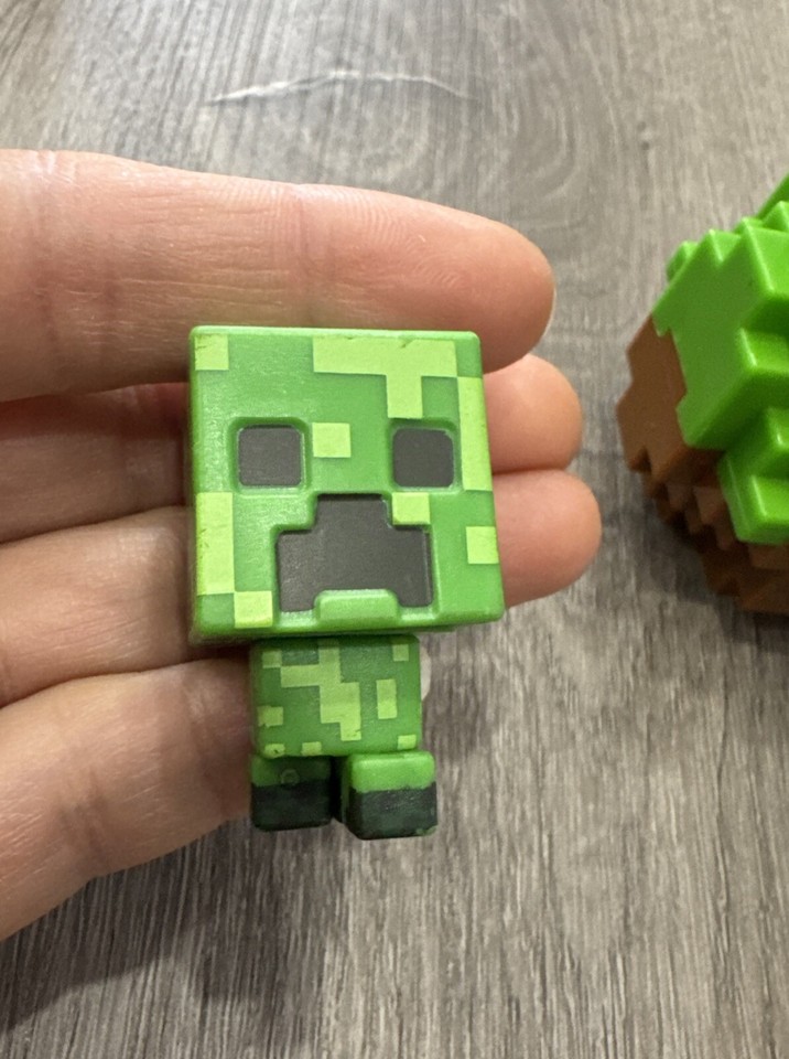 Minecraft Mini Mode Spawn Egg Box & 2 Figures Steve & Creeper Mini ...