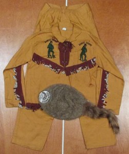 Vintage 1960s Daniel Boone Outfit Boys Frontier Costume w/ Coonskin Cap ...