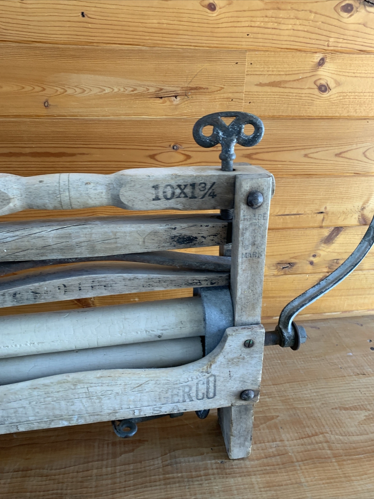 Vintage Antique Horse Shoe Clothes Wringer 300E The American Wringer ...