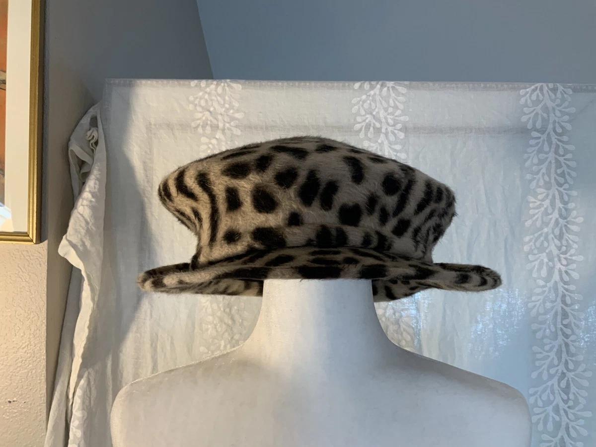 Philip Treacy London Logo