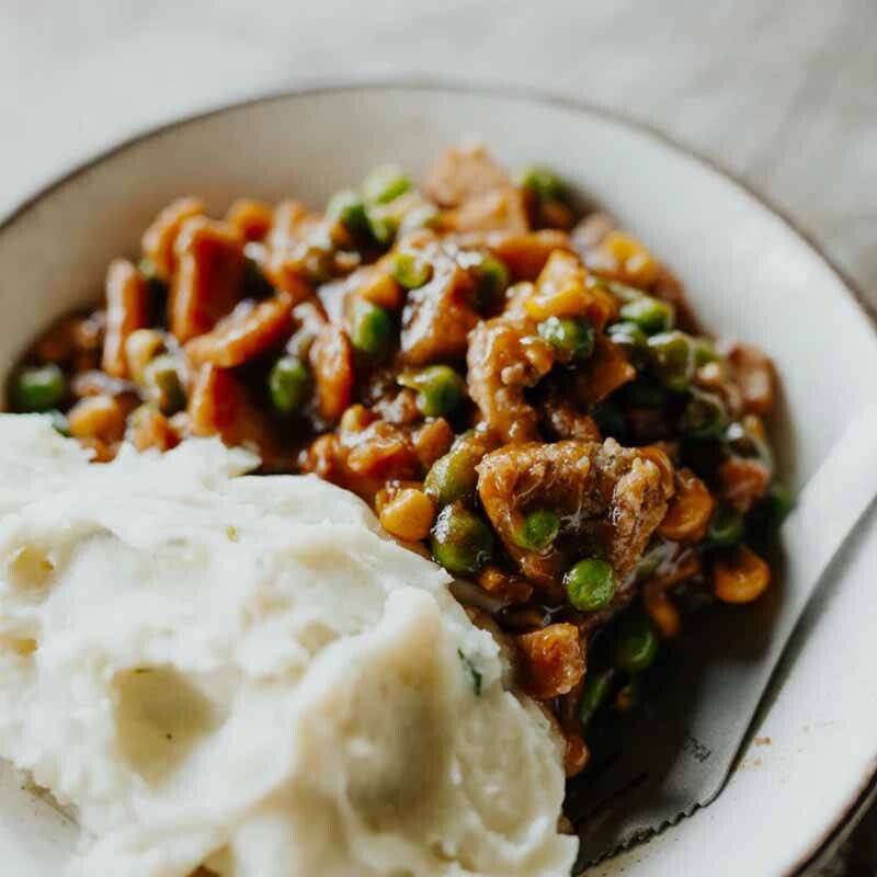 Back Country Cuisine Freeze Dried 2 Serve Roasted Chicken - 175g for ...