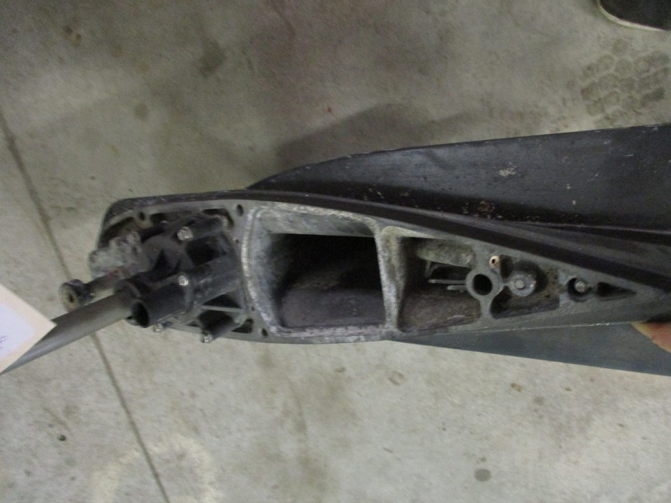Johnson Evinrude outboard 150hp lower unit with 25" shaft | eBay