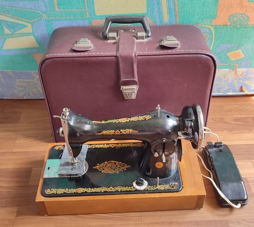 Antique SOVIET USSR Electric Sewing Machine. GOOD CONDITION.WORKING ...