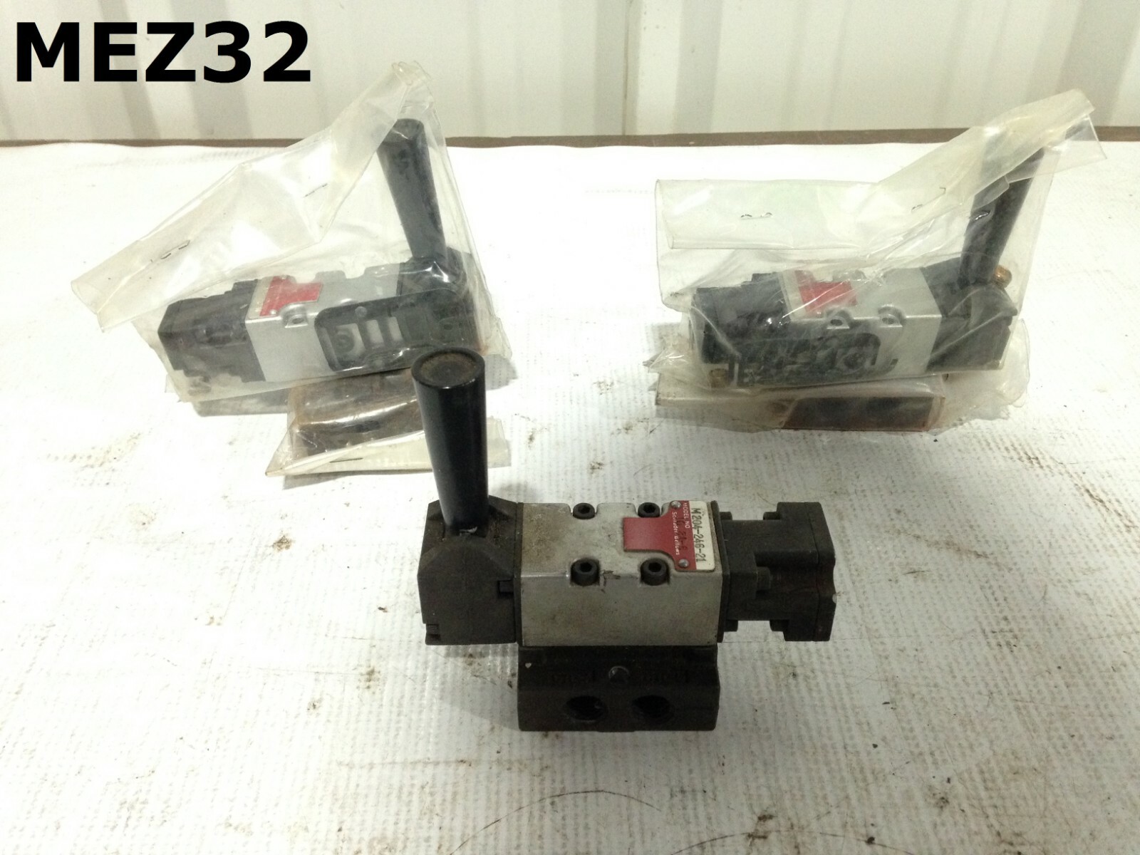 Schrader Bellows M204-246-21 Cam Operated Valve w/ 1/4" NPT Ports -Lot ...