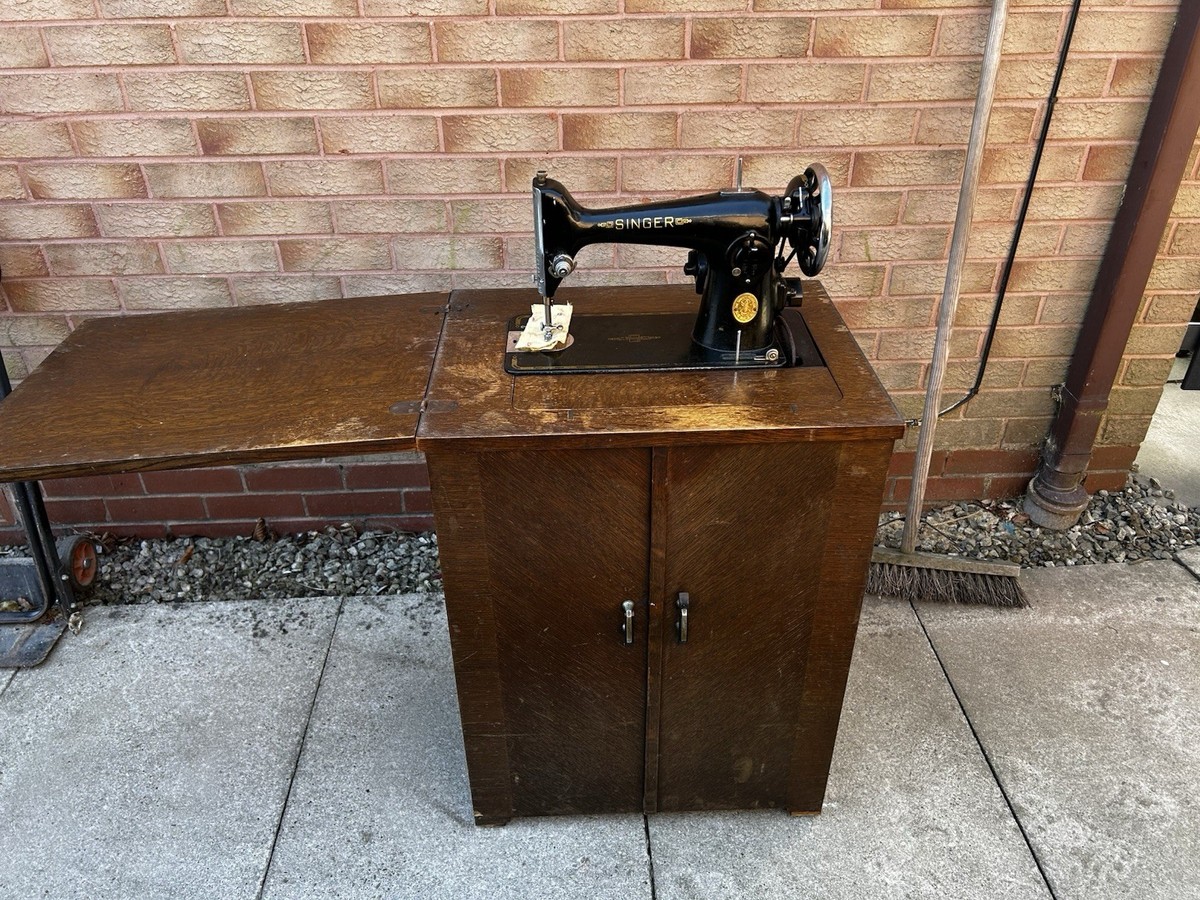 Antique Singer Sewing Machine Cabinet